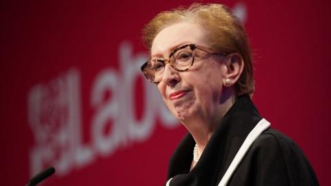 Tim Martin: Wetherspoon boss knighted in New Year Honours - BBC News