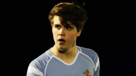 How students cope with mental health on campus - BBC News