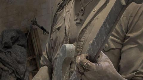 Lemmy was a personal hero to me, says Stoke-on-Trent sculptor - BBC News