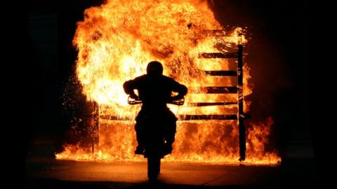 How safe is it to be a stunt performer? - BBC News
