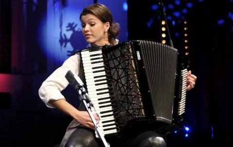 BBC Proms to welcome back audiences - and Rule, Britannia! - BBC News