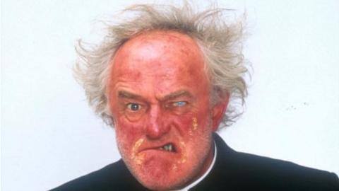 Frank Kelly death: Tributes paid to 'Father Jack' actor - BBC News