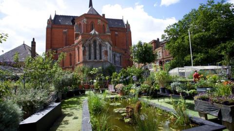 Thousands of empty London properties could be used, think tank says ...