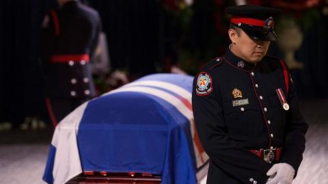 Doug Ford: Brother of notorious Rob Ford takes over Ontario - BBC News