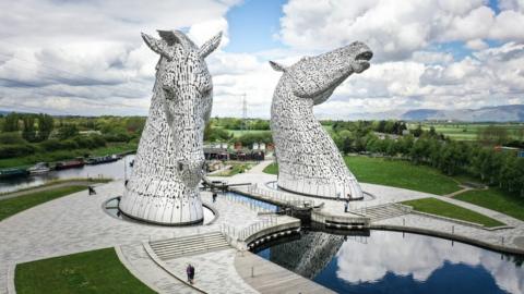Bella the beithir unveiled on Forth and Clyde canal - BBC News