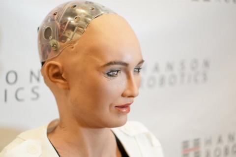 CES 2018: A clunky chat with Sophia the robot - BBC News