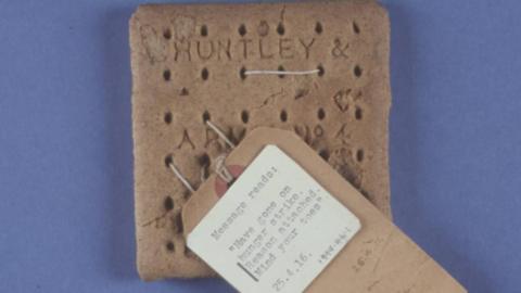 Huntley and Palmers biscuit factory strike centenary marked - BBC News