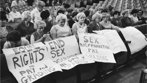 Battle of the sexes: 'Radical' laws reach 40th birthday - BBC News