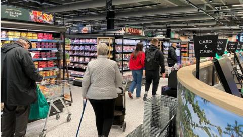 M&S launches new store in Birmingham's Bullring - BBC News