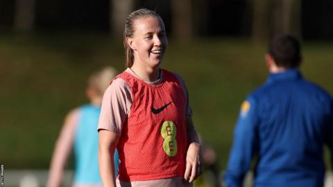 Beth Mead: England forward 'super proud' to be back in England squad ...