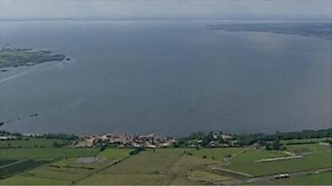 Lough Neagh sand extraction 'doesn't harm ecology' - BBC News