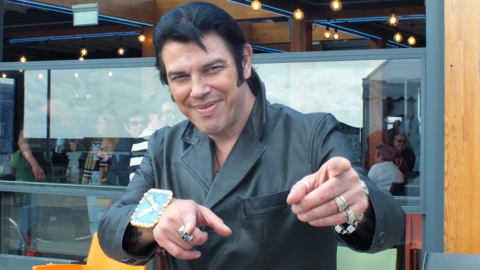 Largest Elvis Presley festival in Europe hits Porthcawl - BBC News