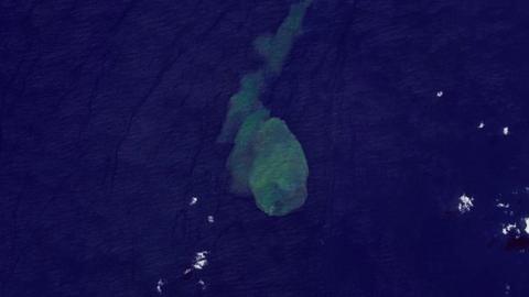 Sharkcano: Nasa captures footage of underwater volcano eruption - BBC ...