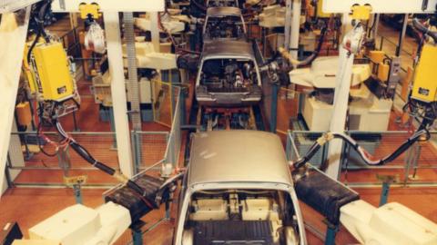 'Mocked' Mini Metro turns 40 and finds new fans - BBC News