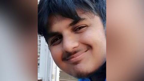 Ronan Kanda: Knife murder victim's mother visits his former school ...