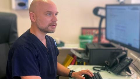 Stress, burnout and hope: NHS workers in London speak out - BBC News