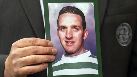 Final farewell at Celtic Park for Lisbon Lion John Clark - BBC News