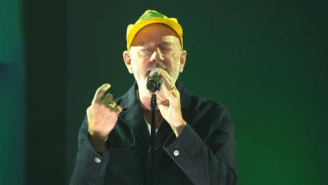 REM perform for the first time since 2007 at Songwriters Hall Of Fame ...