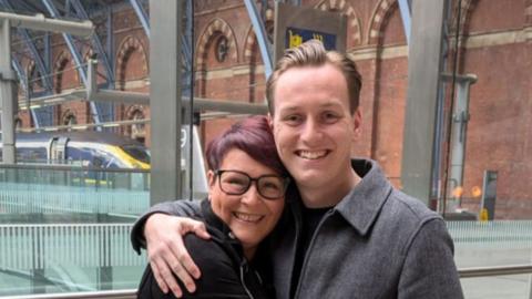 Adopted children to have closer contact with birth families - BBC News