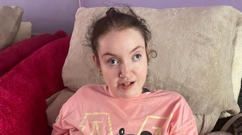 Men on sodium valproate told to use contraception - BBC News