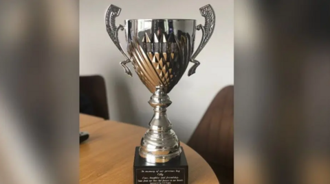 Reading teenager Olly Stephens remembered in annual rugby match - BBC News