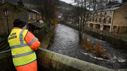 Hebden Bridge flood defence scheme approved by Calderdale Council - BBC ...