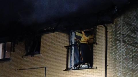Frome flats evacuated after fire rips through building - BBC News