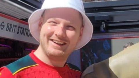 Josh Rogers' family want new post-mortem test after Spain death - BBC News