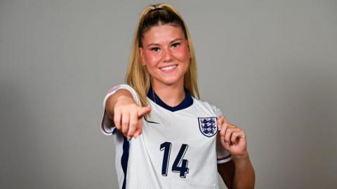 Manchester City's Poppy Pritchard returns from Palace loan - BBC Sport