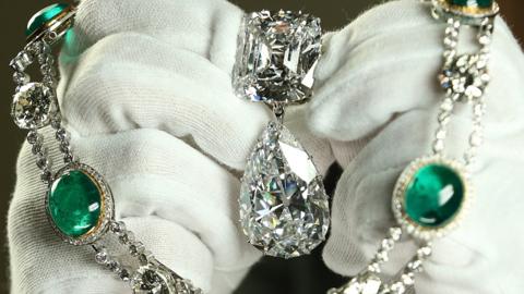 Why have so many huge diamonds been found recently? - BBC News