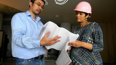 Bridging the Gulf: Women architects in the UAE - BBC News