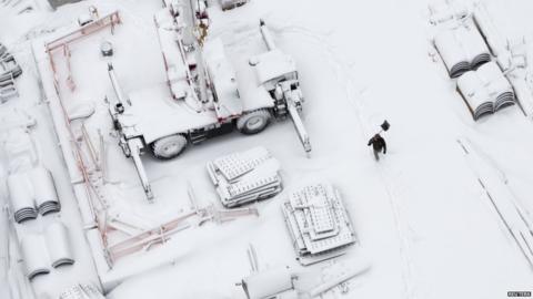 Snow-storm Nemo hits US and Canada - BBC Newsround