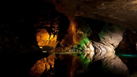 In Pictures: Llechwedd Slate Caverns tour revamp - BBC News