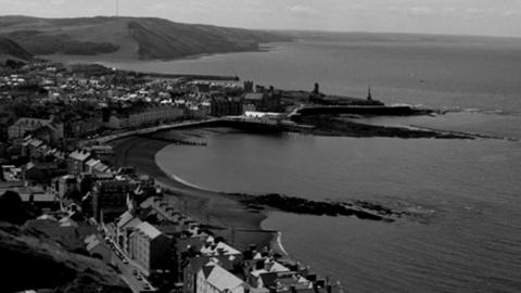 Malcolm Pryce: Aberystwyth noir creator pens BBC Radio 4 play - BBC News