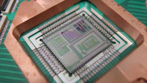Nasa buys into 'quantum' computer - BBC News