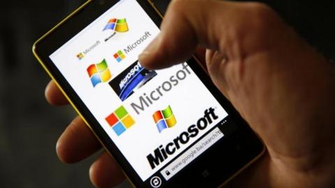 Microsoft pays $2.5bn for Minecraft maker Mojang - BBC News