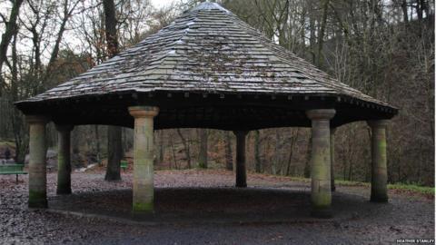 In pictures: England's historic bandstands - BBC News