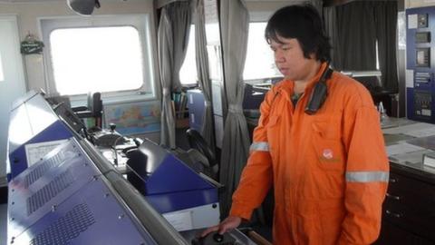Apostleship of the Sea helping 'invisible' seafarers - BBC News