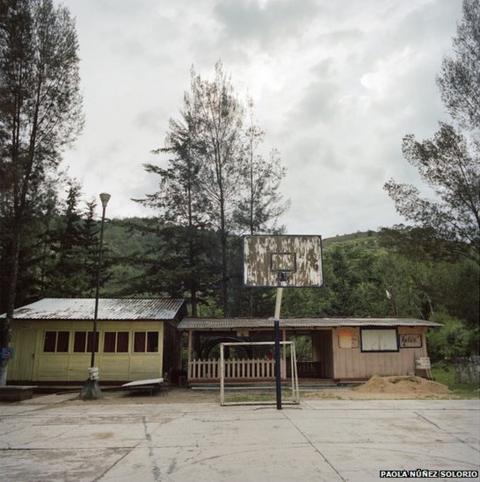 In pictures: Mexico's poor rural schools - BBC News