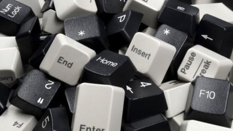 FBI 'could hire hackers on cannabis' to fight cybercrime - BBC News