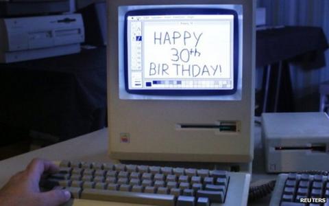 Apple Mac development team reunited 30 years on - BBC News