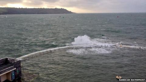 Coastal communities in Devon and Cornwall flooded - BBC News