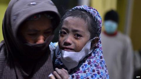 Indonesian airports reopen after Java volcano eruption - BBC News