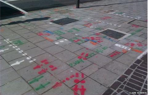 Your pavement squiggle markings decoded - BBC News