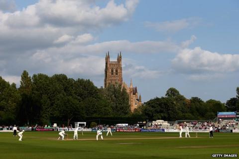 The English cricket team that toured Nazi Germany - BBC News