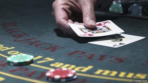 How a team of students beat the casinos - BBC News