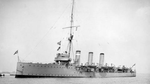 St Abbs underwater tribute to lost HMS Pathfinder crewmen - BBC News