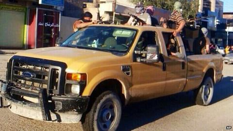 Sunni militants 'seize Iraq's western border crossings' - BBC News