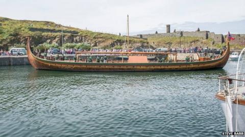 Largest replica Viking longship ever built visits Isle of Man - BBC News