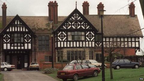 Paedophile Peter Righton advised Home Office on policy - BBC News